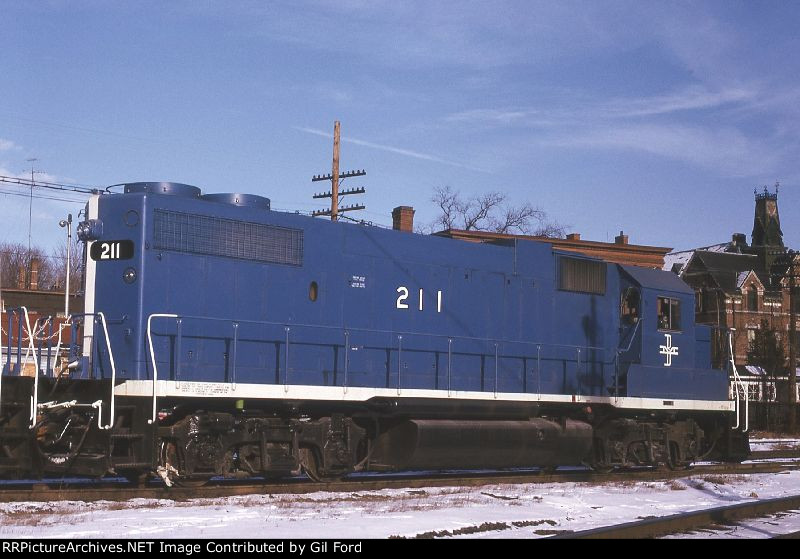 B&M 211(GP38-2)